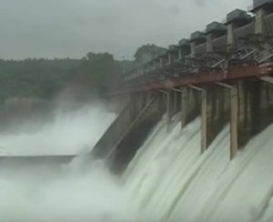 Panchmahal: Kadana dam received 4 lakh cusec of water; 18 villages of ...