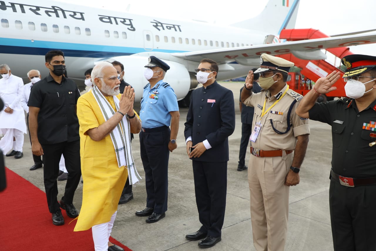 Warm welcome of Prime Minister of India Narendra Modi at Ahmedabad ...