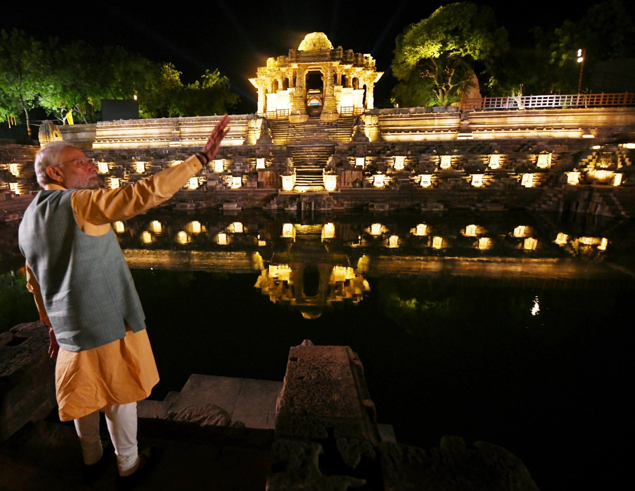 PM Narendra Modi urge all to visit Sun Temple at Modhera