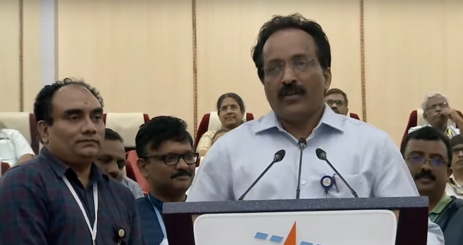 ISRO Successfully Launches New Rocket To Deploy 3 Satellites Into Orbit ...