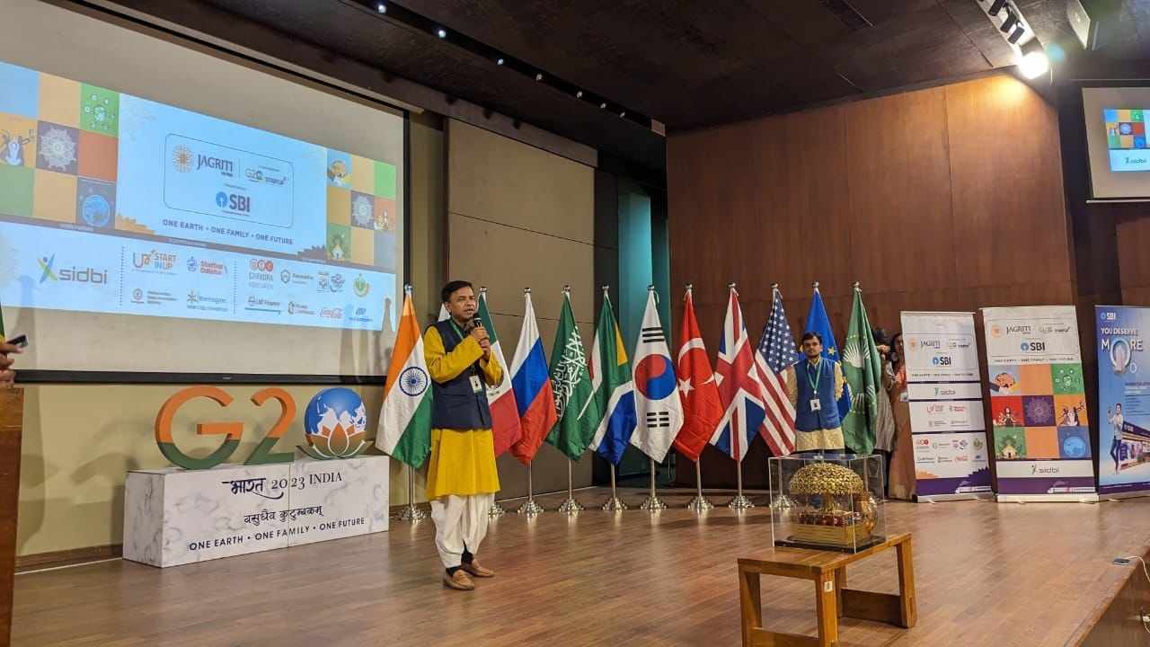 Historic Train Journey-Jagriti G20 Startup 20 Yatra arrives Ahmedabad - Gujarat's Leading News ...