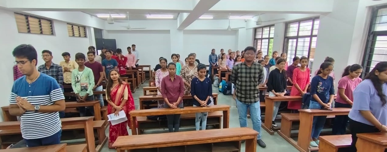 Prin MC Shah Commerce College Celebrates Teachers' Day - Gujarat's ...