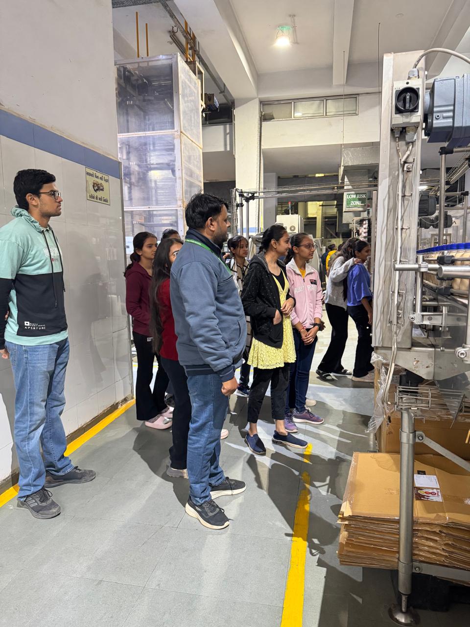 Students of Swarrnim Science College Gain Practical Insight into ...
