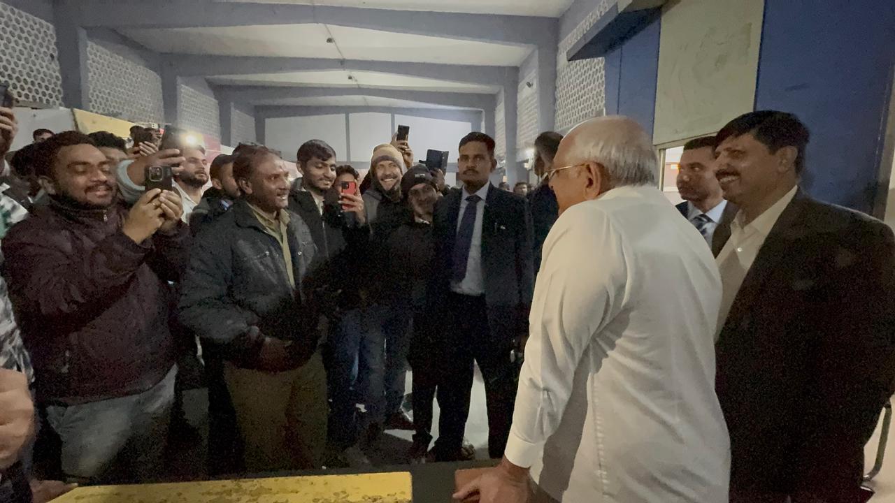 Gujarat CM Bhupendra Patel made surprise visit to Gandhinagar ST Bus ...