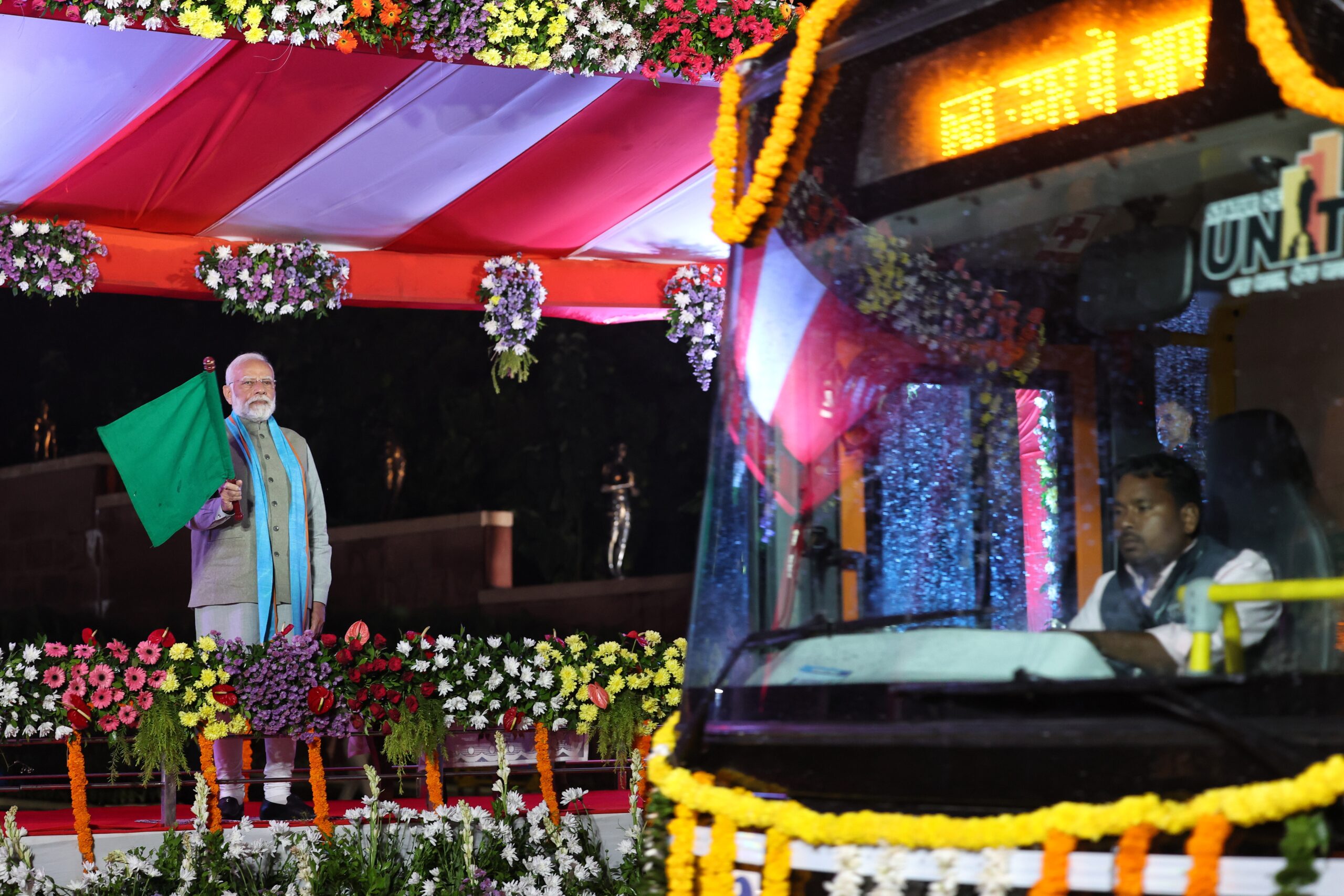 PM Narendra Modi Launches ₹1,220 Crore Worth of Development Projects in ...
